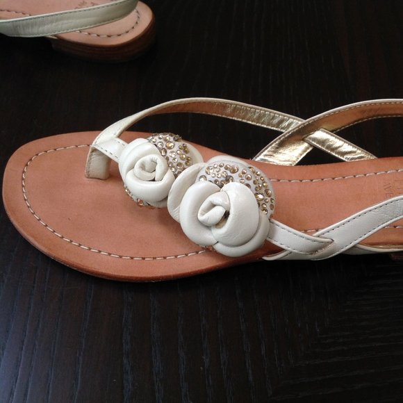 Saks Fifth Avenue | Shoes | New Leather Flower Embellished Sandals ...